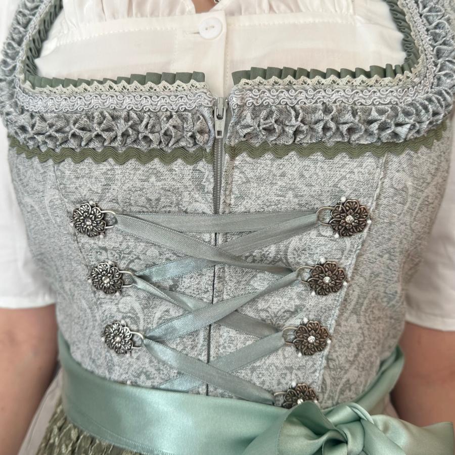 Traditional German Dirndls - Gisela Dirndl